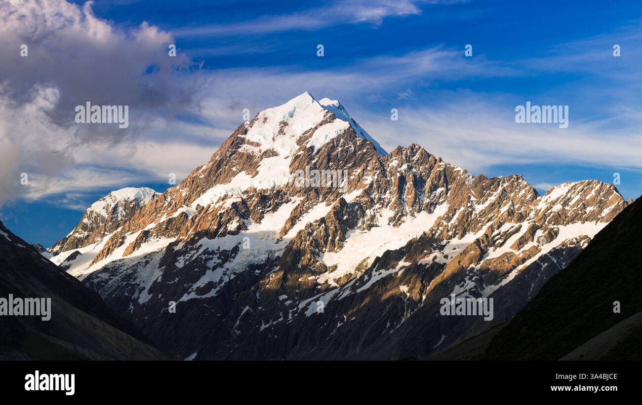 Afternoon light on Mount Cook, Aoraki Mount Cook National Park, South ...