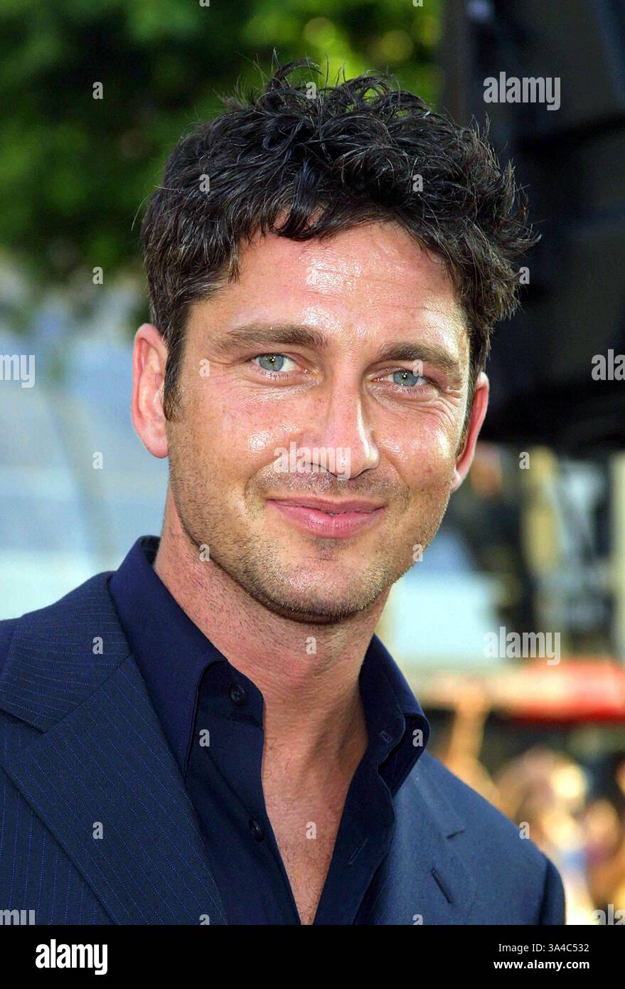 Gerard butler lara croft tomb raider hi-res stock photography and ...