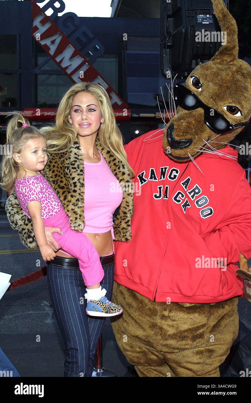 Shauna sand and children hi-res stock photography and images - Alamy