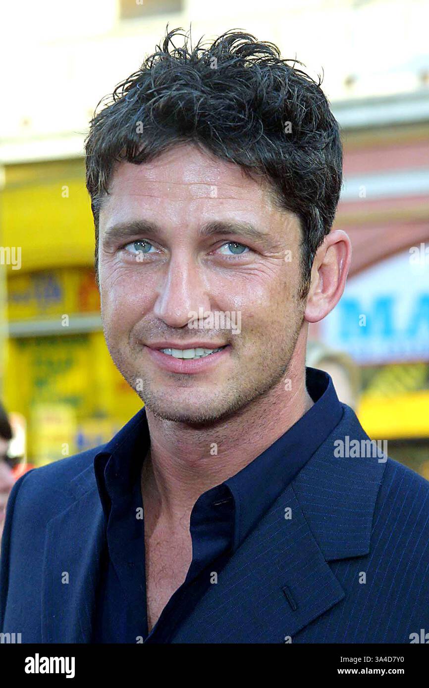 Gerard butler lara croft tomb raider hi-res stock photography and ...