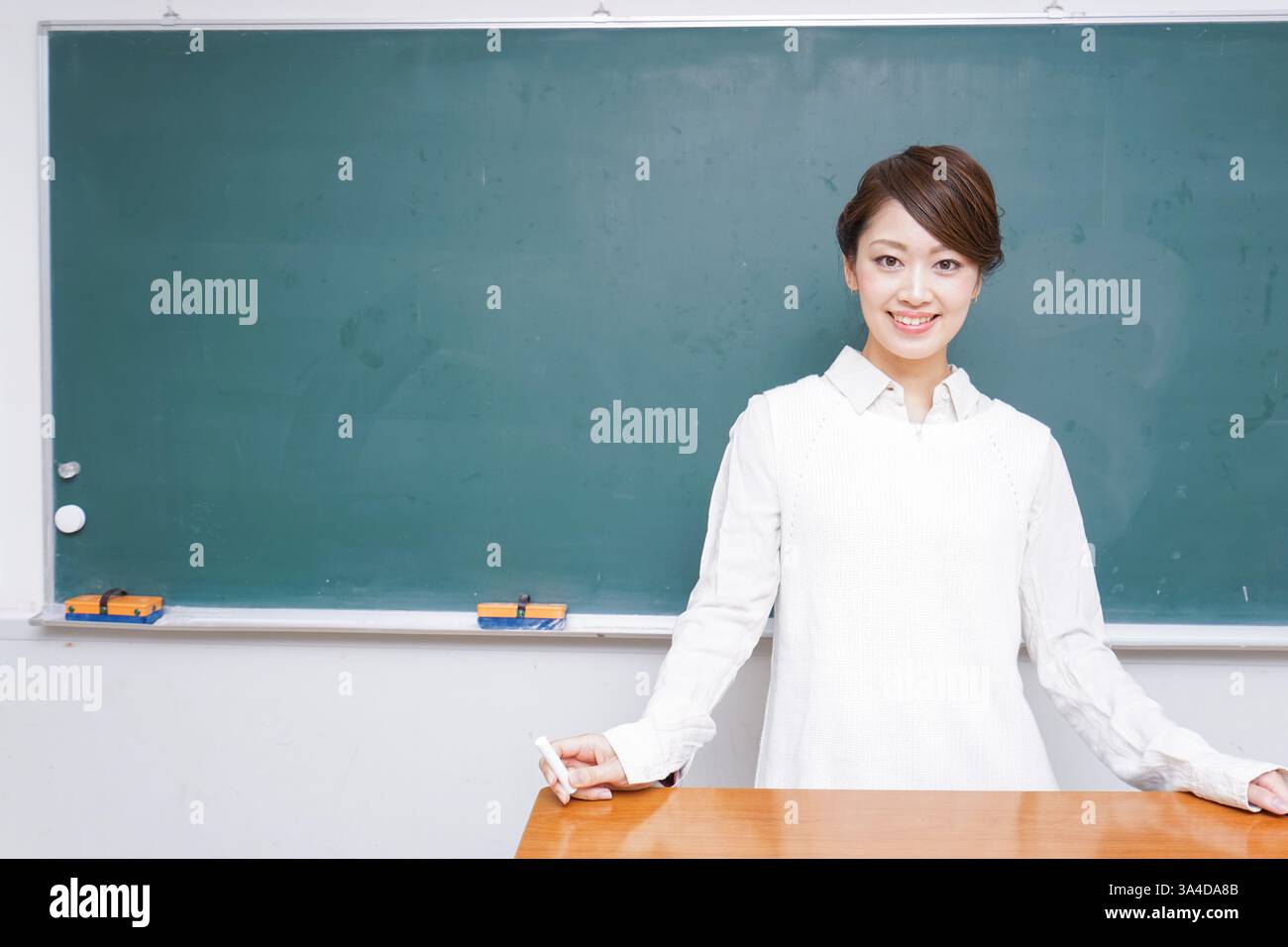 School class lesson group hi-res stock photography and images - Alamy