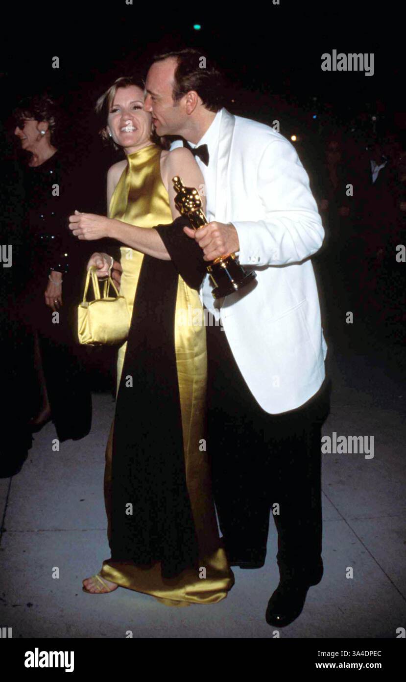 July 5, 2005 - K4319TR.OSCAR PARTY AT MORTONS .KEVIN SPACEY AND MARE ...