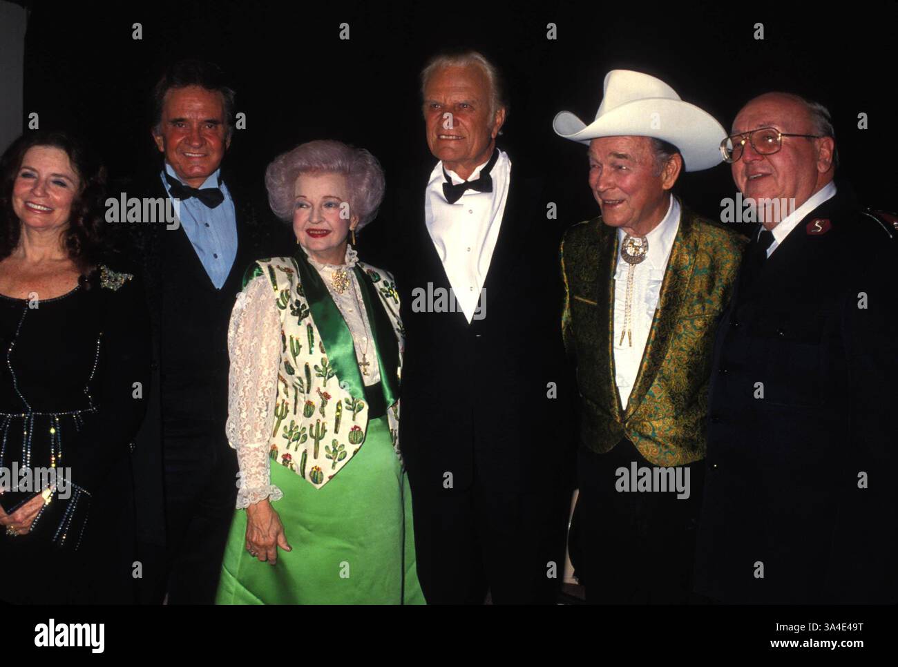 Jan. 1, 2011 - L5462LR.JOHNNY CASH WITH WIFE JUNE CARTER CASH, DALE ...