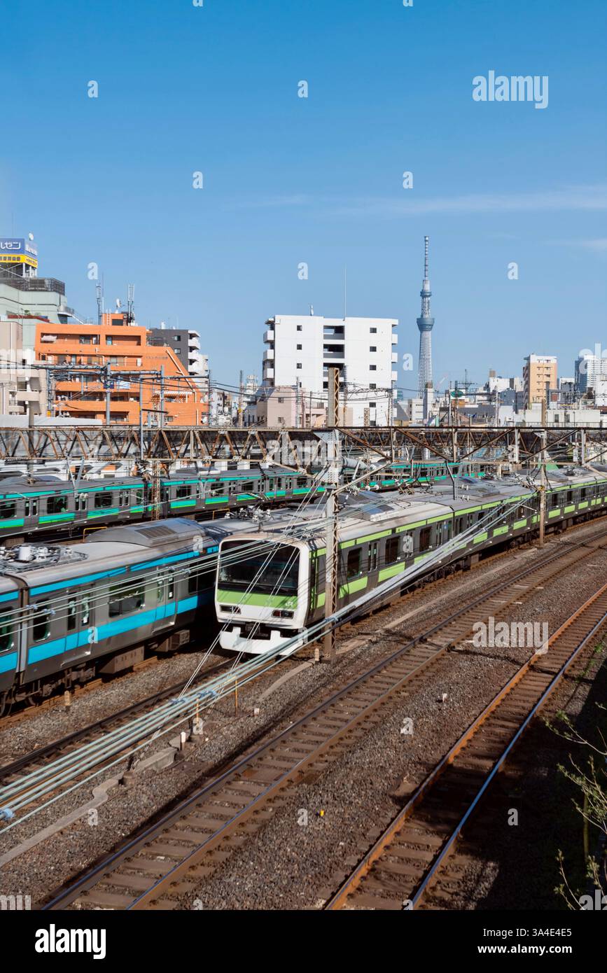 Yamanote line train passes hi-res stock photography and images - Alamy