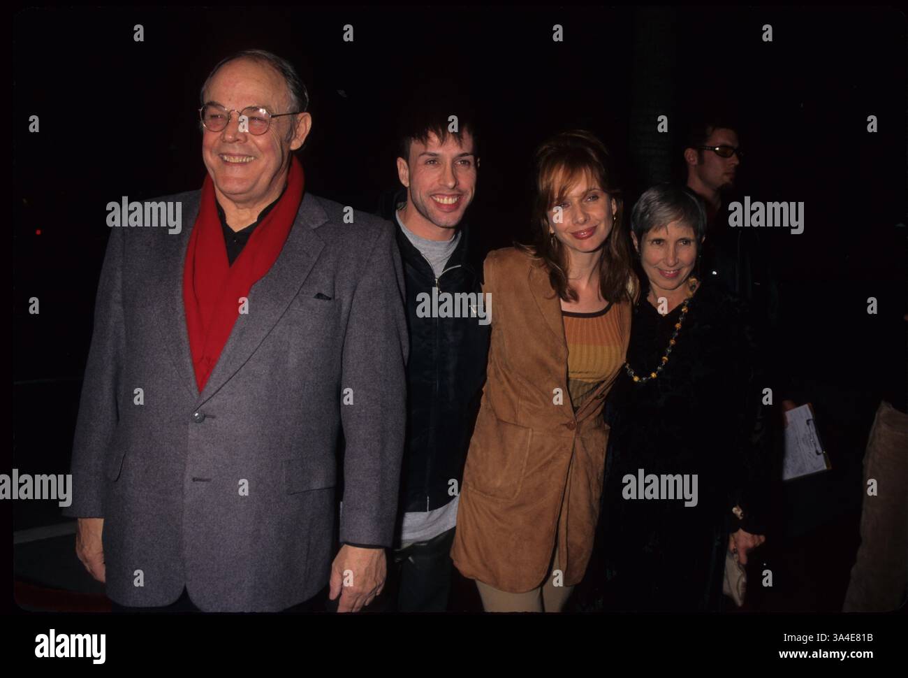 ALEXIS ARQUETTE with Father Lewis Arquette , sister Rosanna Arquette ...