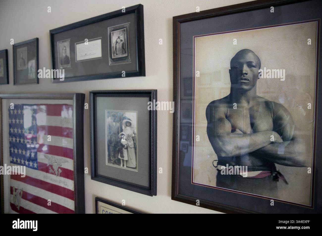 April 28, 2014 - Austin, TX, USA - Prizefighting memorabilia collector ...