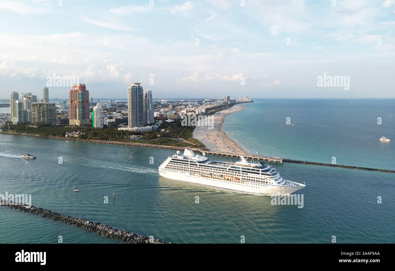 Luxury cruise ship sailing near Miamis coastline. Cruise liner in Miami ...