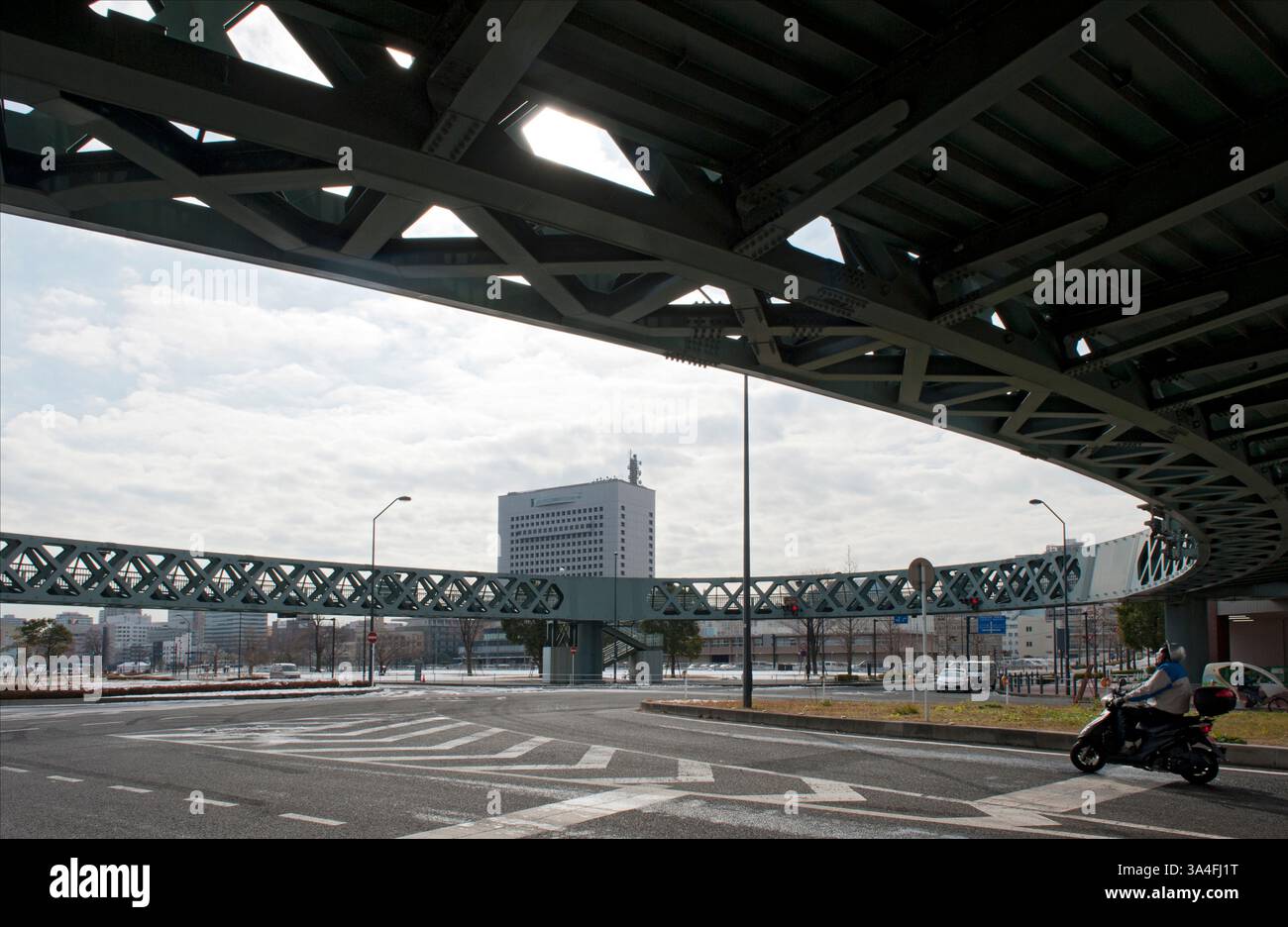 An pedestrian overpass called the Shinkou Circle-Walk Bridge is a giant ...