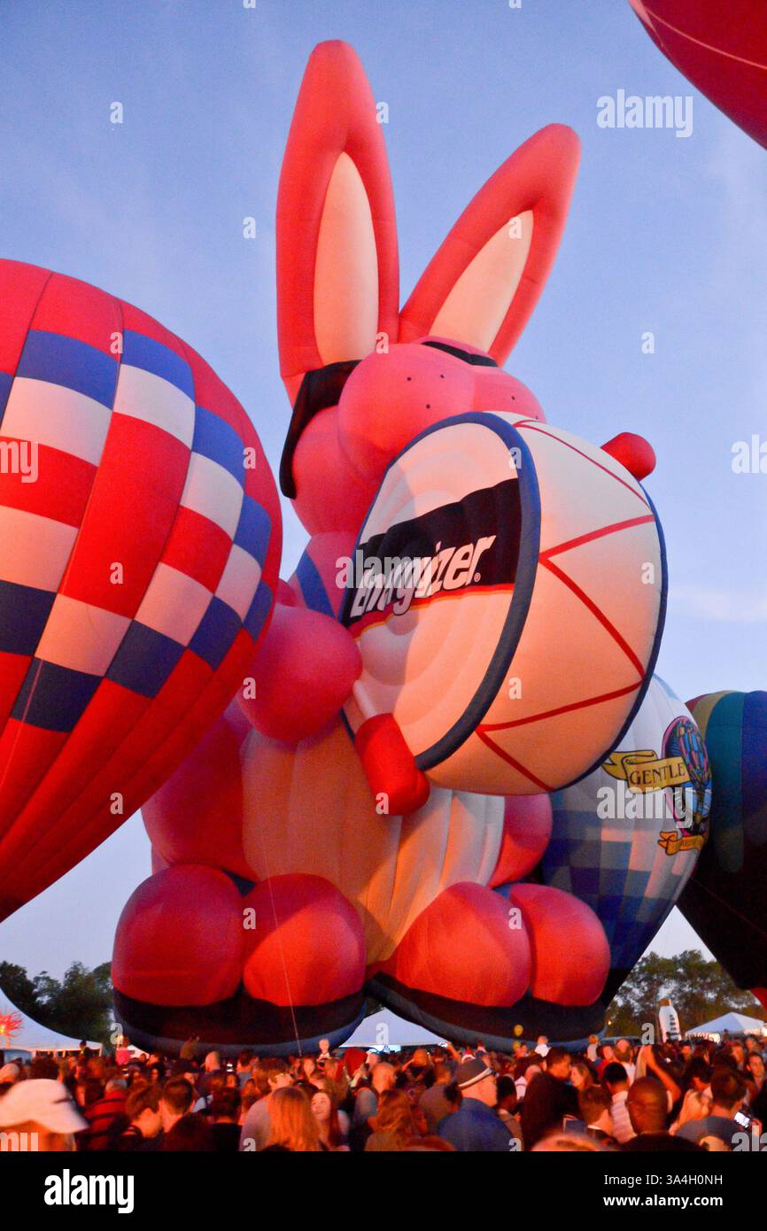 Energizer bunny hi-res stock photography and images - Alamy