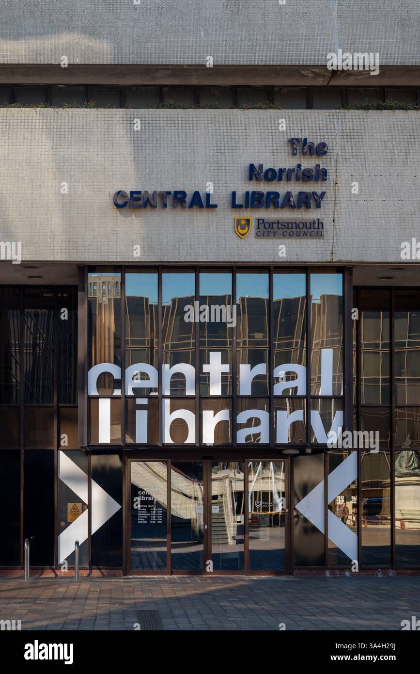 Entrance to the Norrish central library in Portsmouth. March 2025 Stock ...
