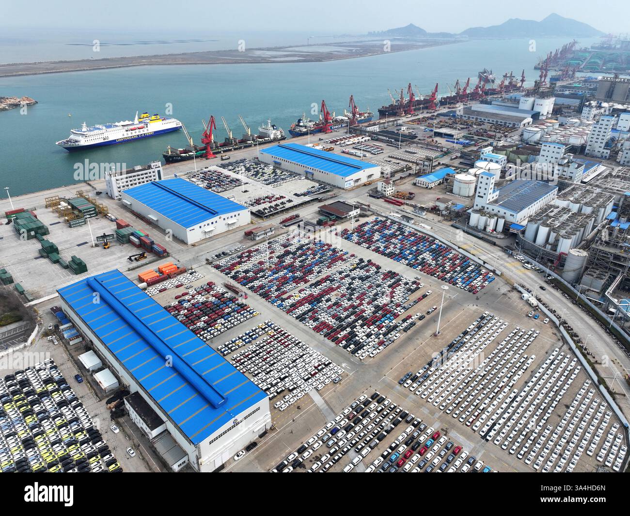 Aerial photo shows the container terminal of Lianyungang Port ...
