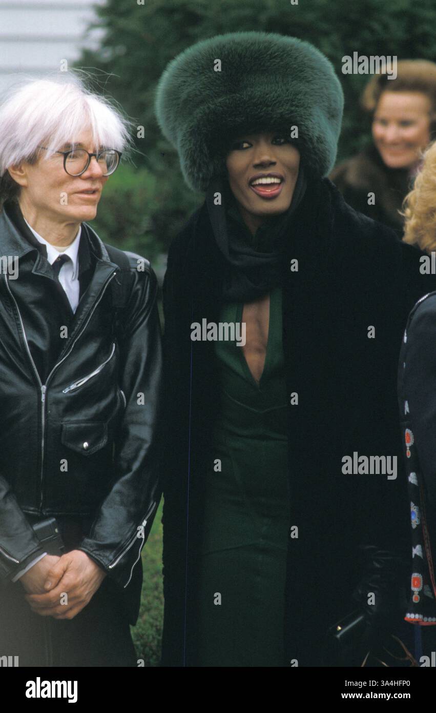 Apr 26, 1986; Hyannis Port, MA, USA; Guests arrive at St. Francis ...