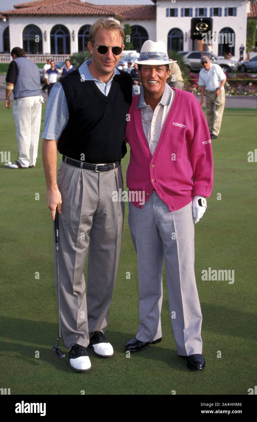 Dec 19, 1997; Los Angeles, CA, USA; Actor KEVIN COSTNER & pro golfer ...
