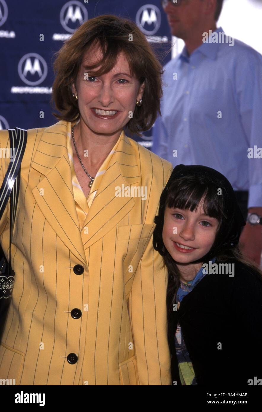 Producer GALE ANN HURD & daughter @ the 2000 Independent Spirit Tent on ...