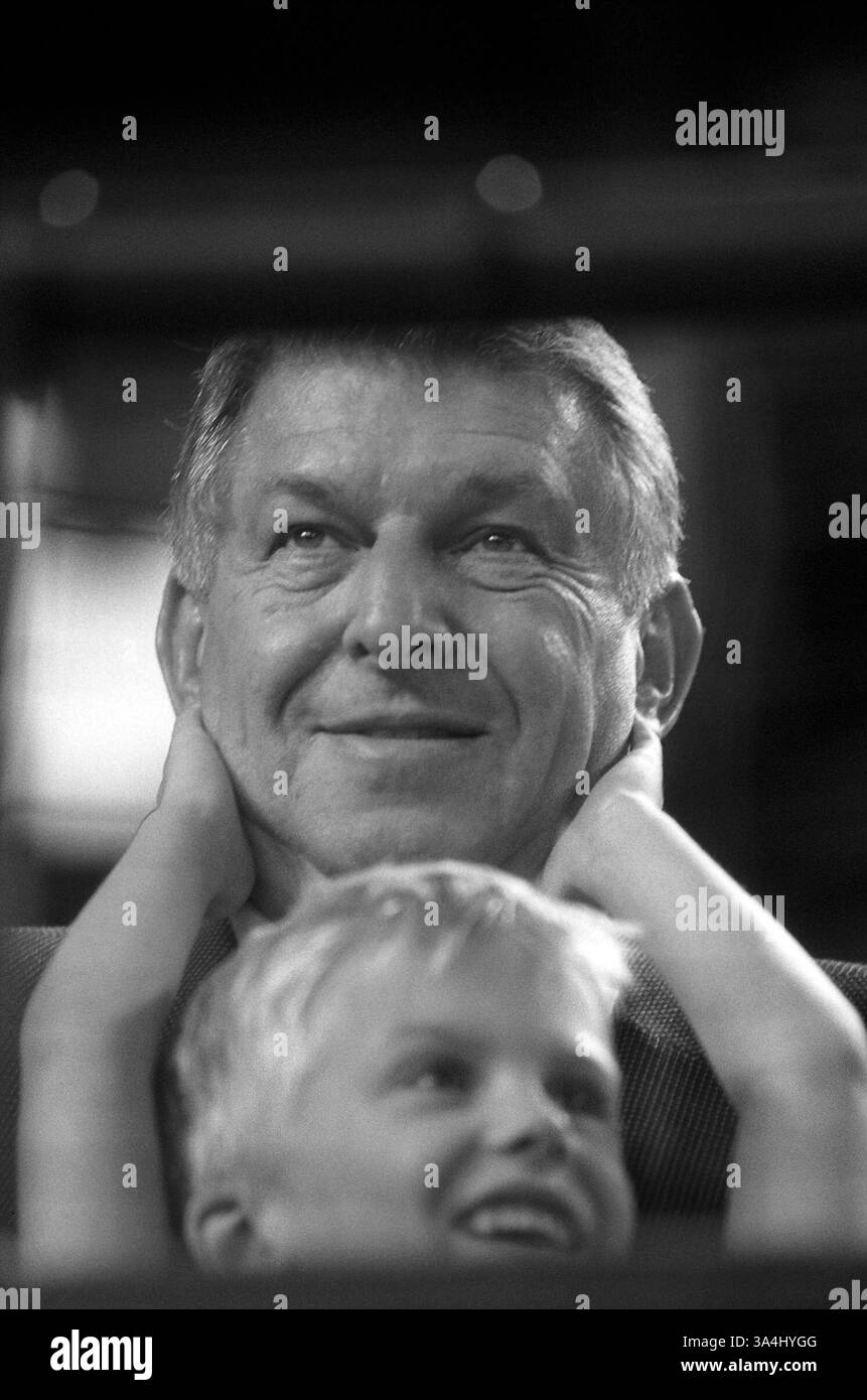 Aug 29, 2002; Phoenix, AZ, USA; JERRY COLANGELO, former Diamondbacks ...