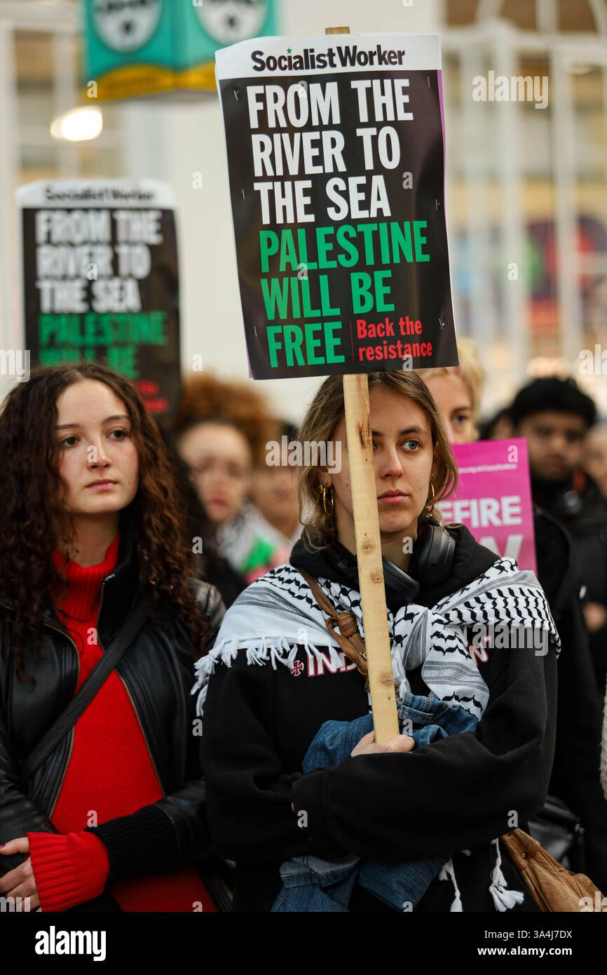 March 18, 2025: Brighton, UK. 18 March 2025. Protesters rally in the ...