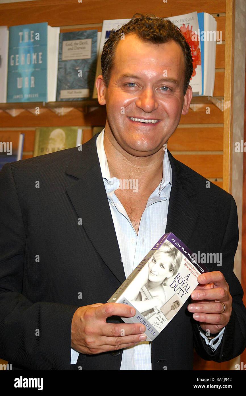 June 8, 2004 - K37763TM.PAUL BURRELL SIGNS COPIES OF HIS BOOK ''ROYAL ...