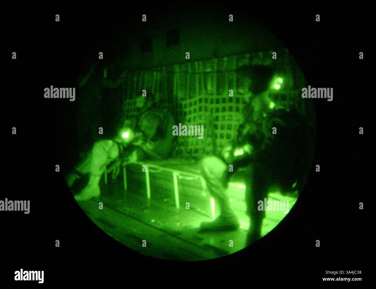 Six man reconnaissance team hi-res stock photography and images - Alamy