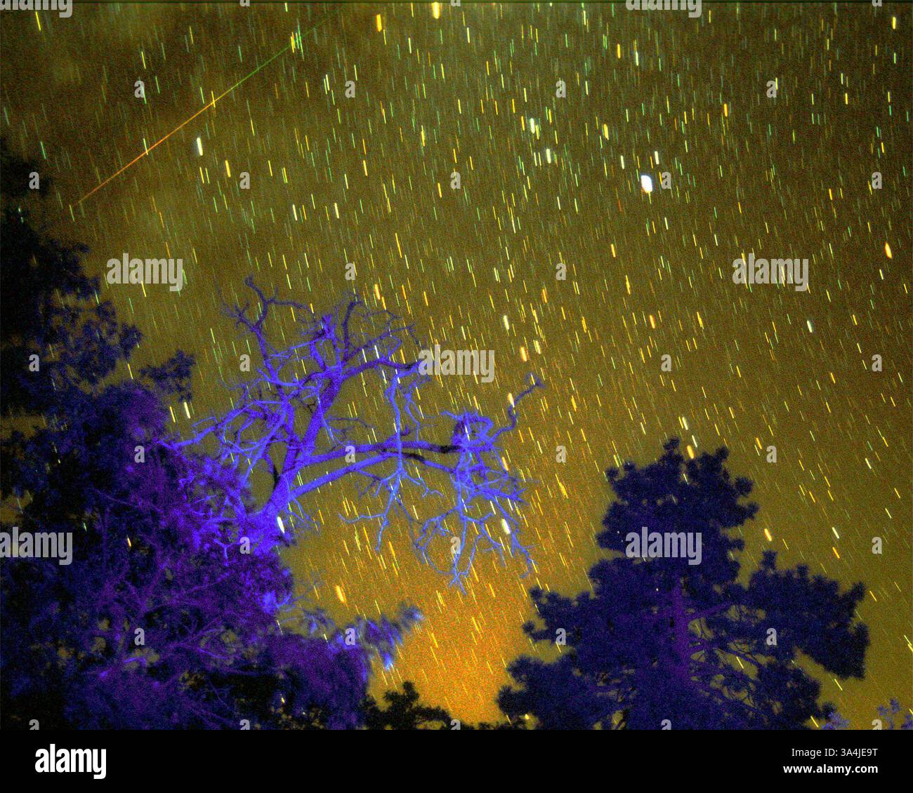 Comet in the earths atmosphere hi-res stock photography and images - Alamy