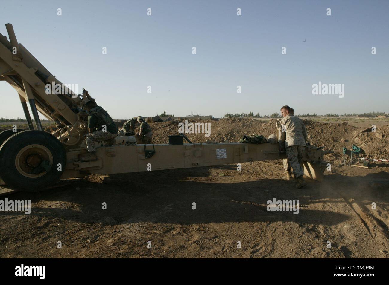 Aug 18, 2004; Fallujah, Iraq; Marines with Battery A, 1st Battalion ...