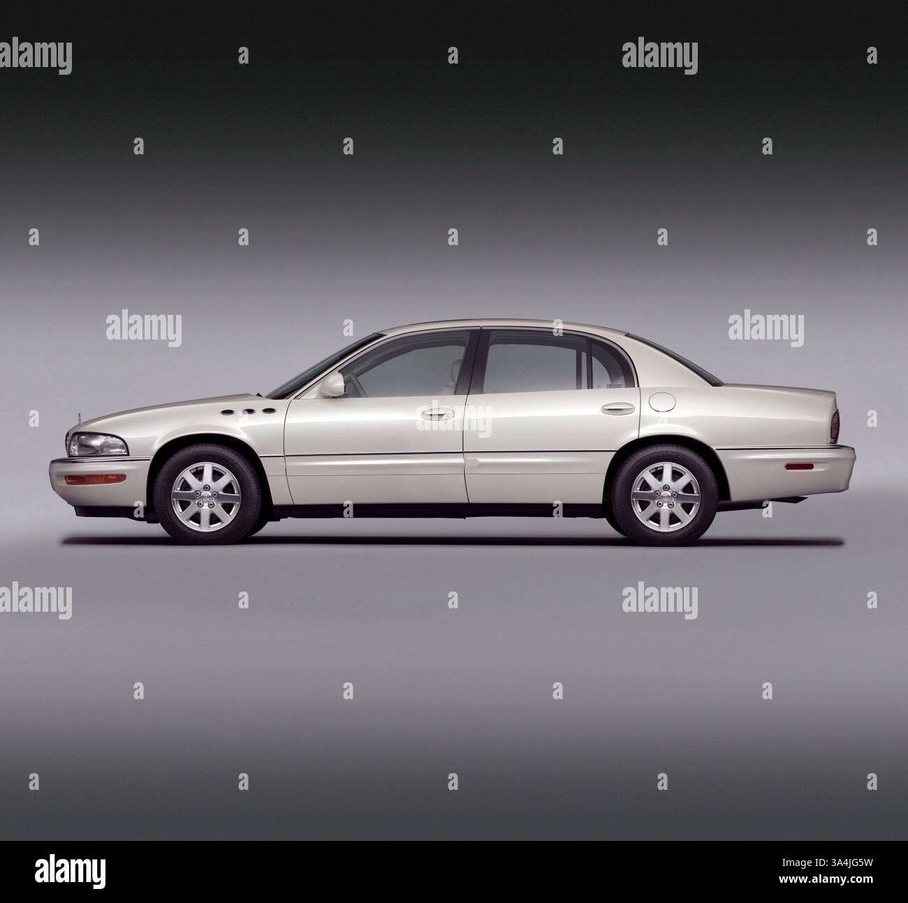 Aug 22, 2004; Los Angeles, CA, USA; The 2005 Buick Park Avenue Ultra ...