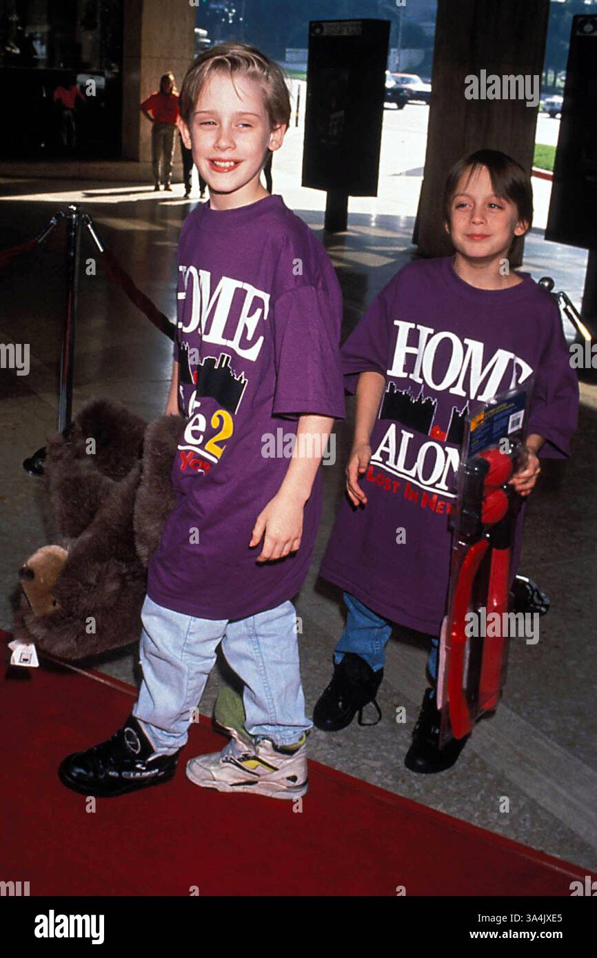 Macaulay culkin 1992 hi-res stock photography and images - Alamy