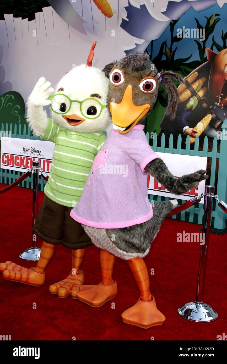 Oct. 30, 2005 - Hollywood, CALIFORNIA, USA - CHARACTERS -.CHICKEN ...