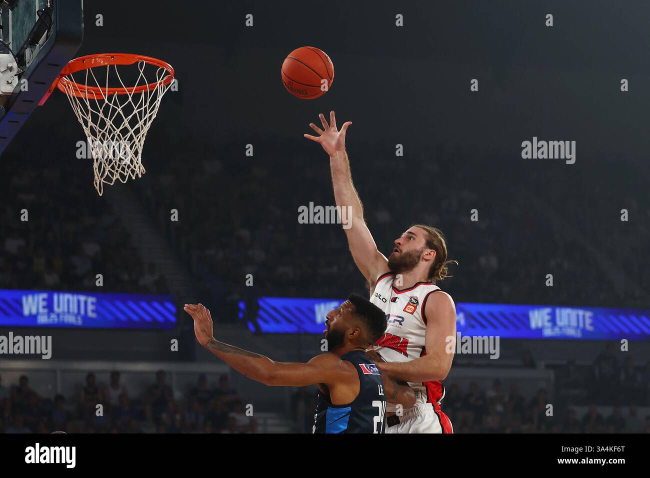 Melbourne, Australia. 19th Mar, 2025. Sam Froling of the Illawarra ...