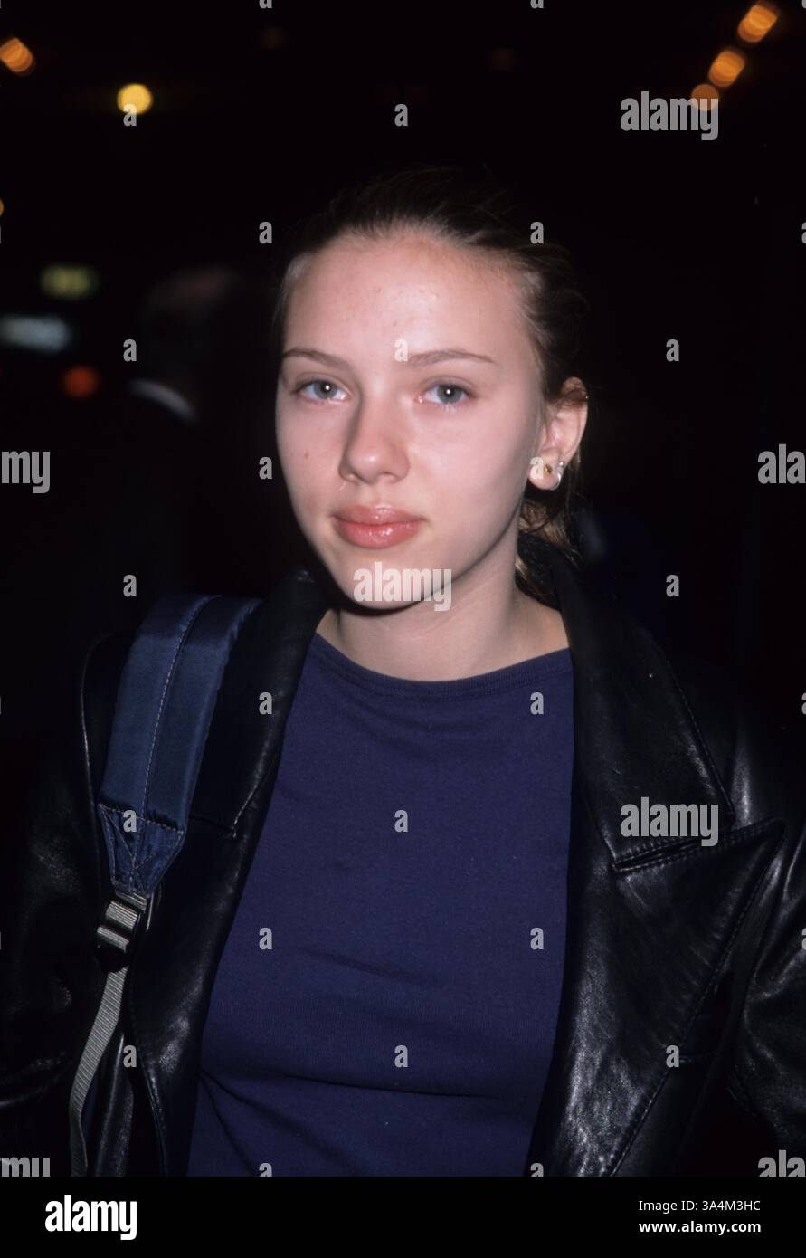 SCARLETT JOHANSSON.T-Rex: Back to the Cretaceous premiere at Sony ...