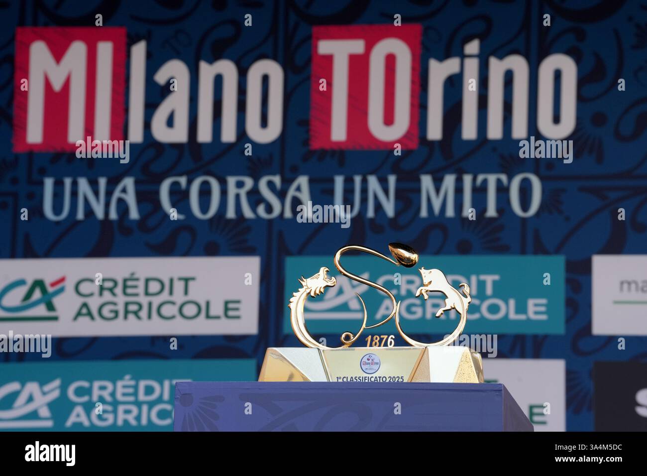 Rho, Italia. 19th Mar, 2025. The trophy during the men's elite race of ...