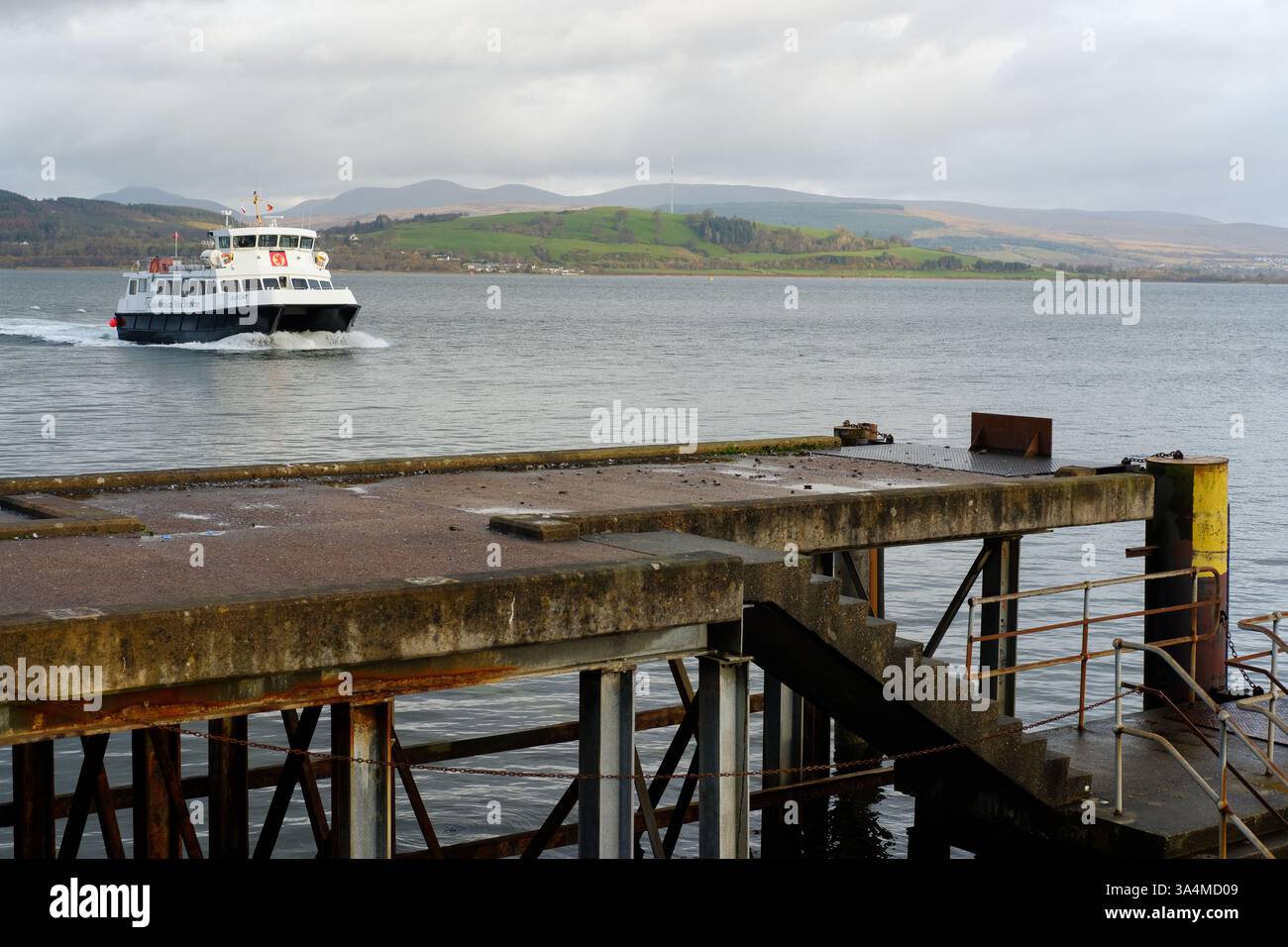 The Cal Mac ferry MV Ali Cat approaching Gourock Pier Stock Photo - Alamy