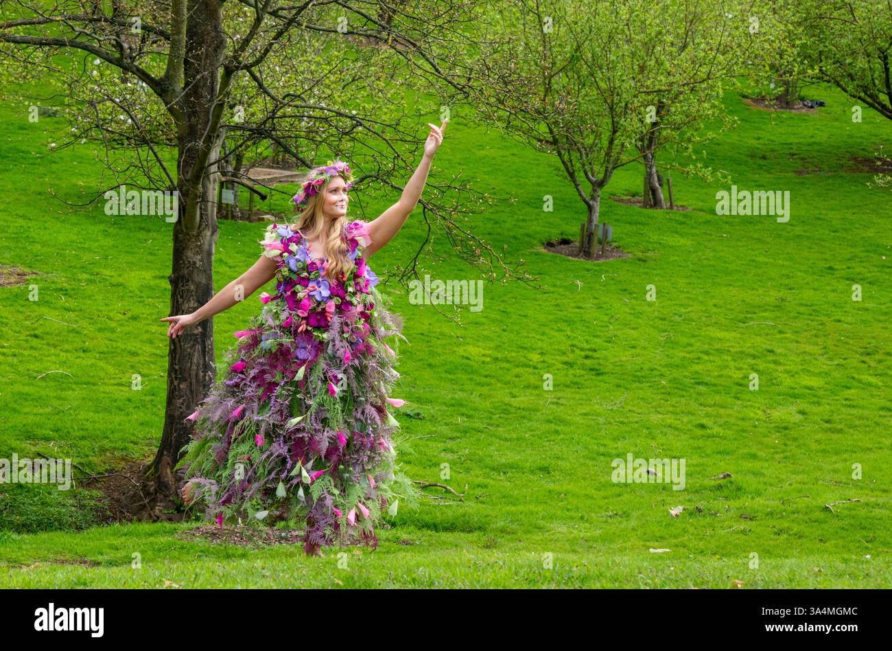 Model Lucy Kent from Kingston Upon Thames poses as the goddess of ...