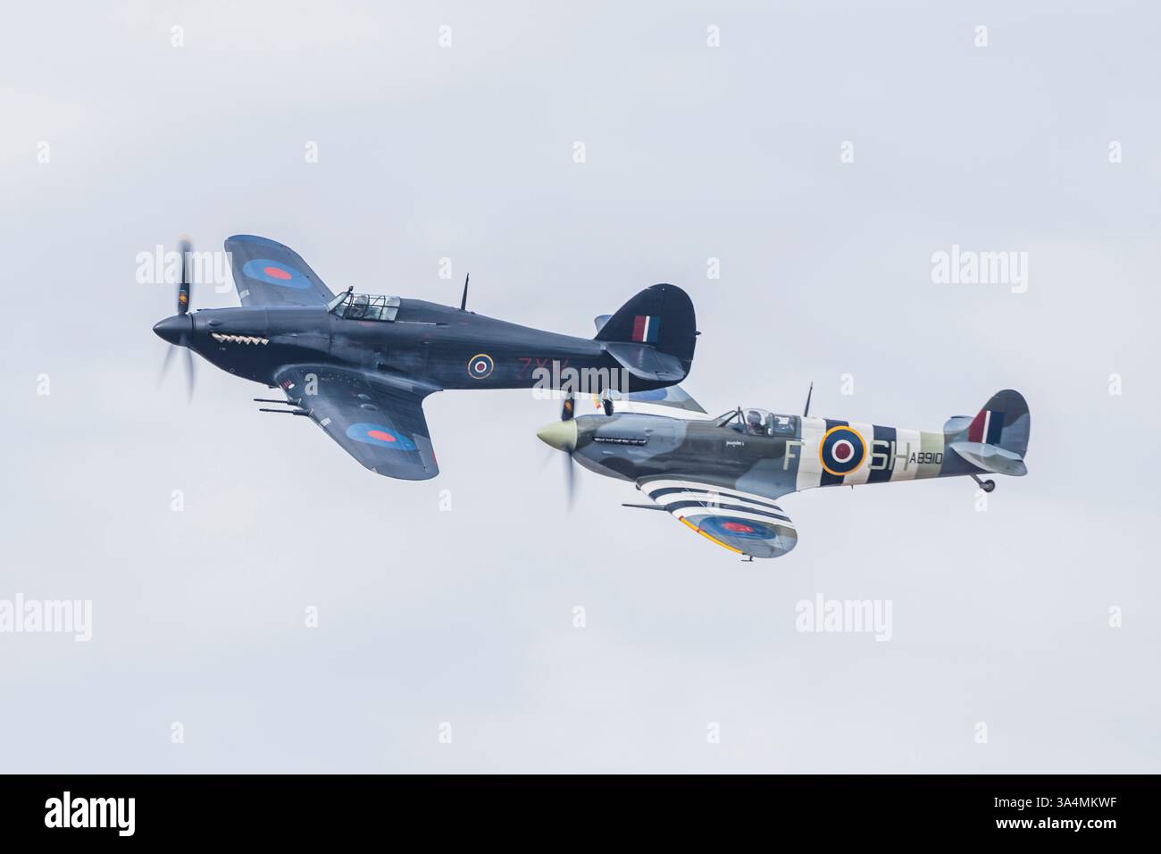 Spitfire and Hurricane pair in formation Stock Photo - Alamy
