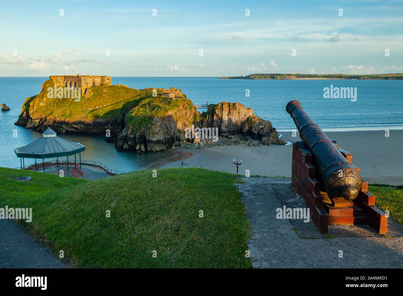 Summer sunset at Castle Hill in Tenby Stock Photo - Alamy
