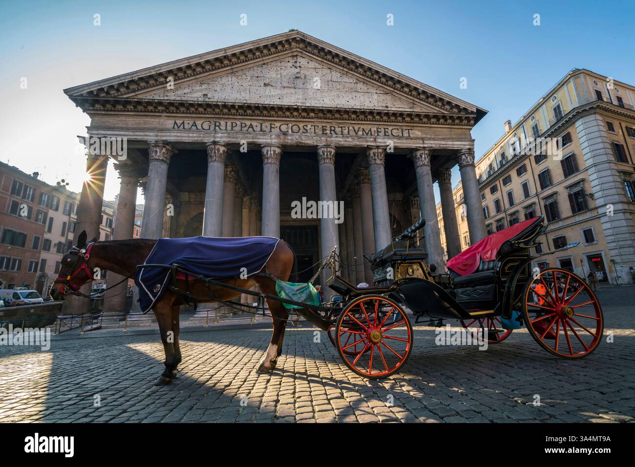 A horse drawn carriage near the Pantheon in Rome in Italy Stock Photo ...