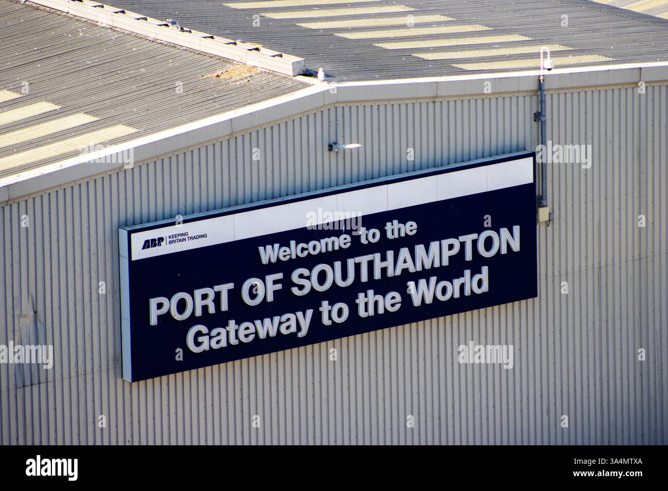 SOUTHAMPTON, UK - MAY 27, 2023 Port of Southampton sign Stock Photo - Alamy