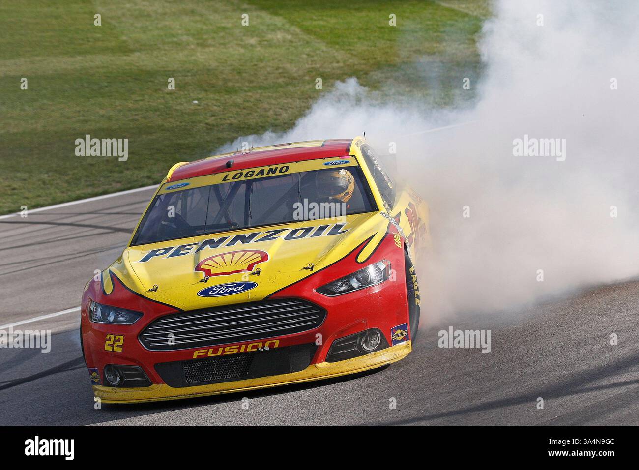 2014 hollywood casino 400 hi-res stock photography and images - Alamy