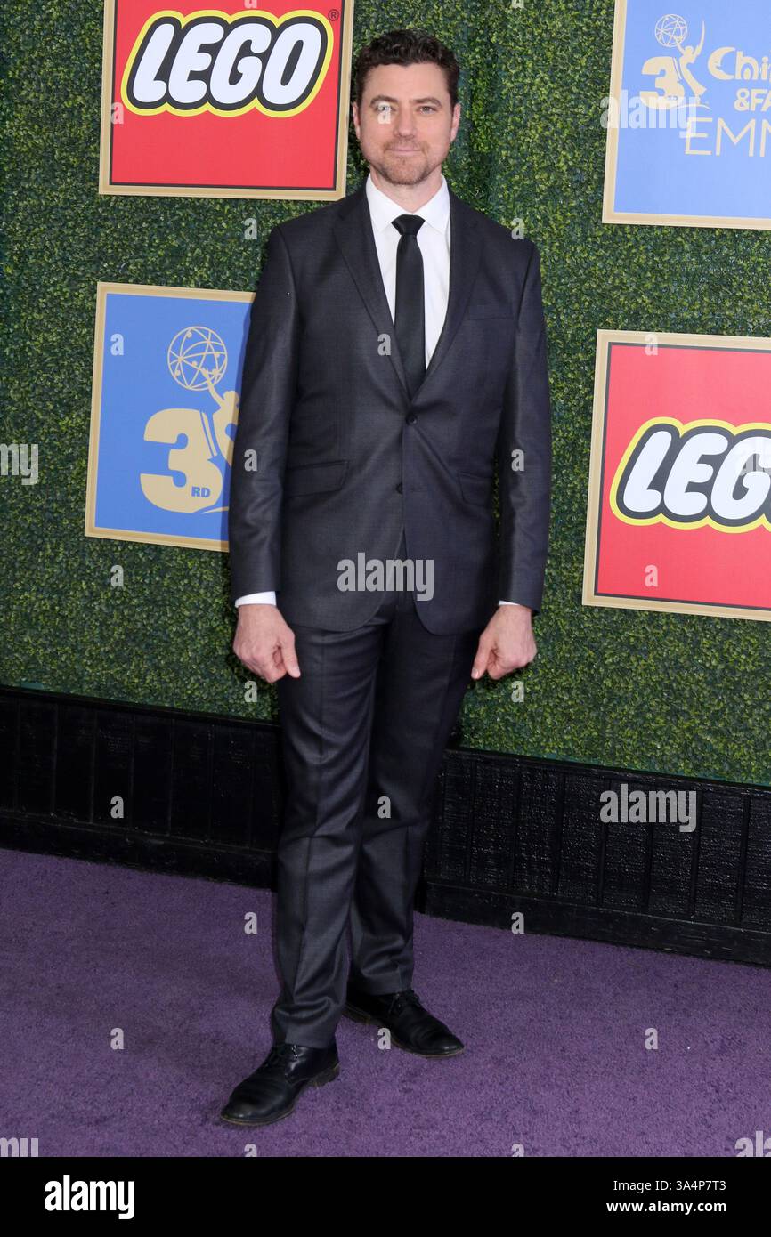 LOS ANGELES - MAR 15: Donovan Patton at the 3rd Annual Children's And ...