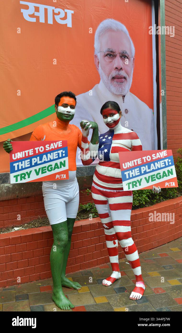 NEW DELHI, INDIAâ€“January 22: PETA members with their bodies painted ...