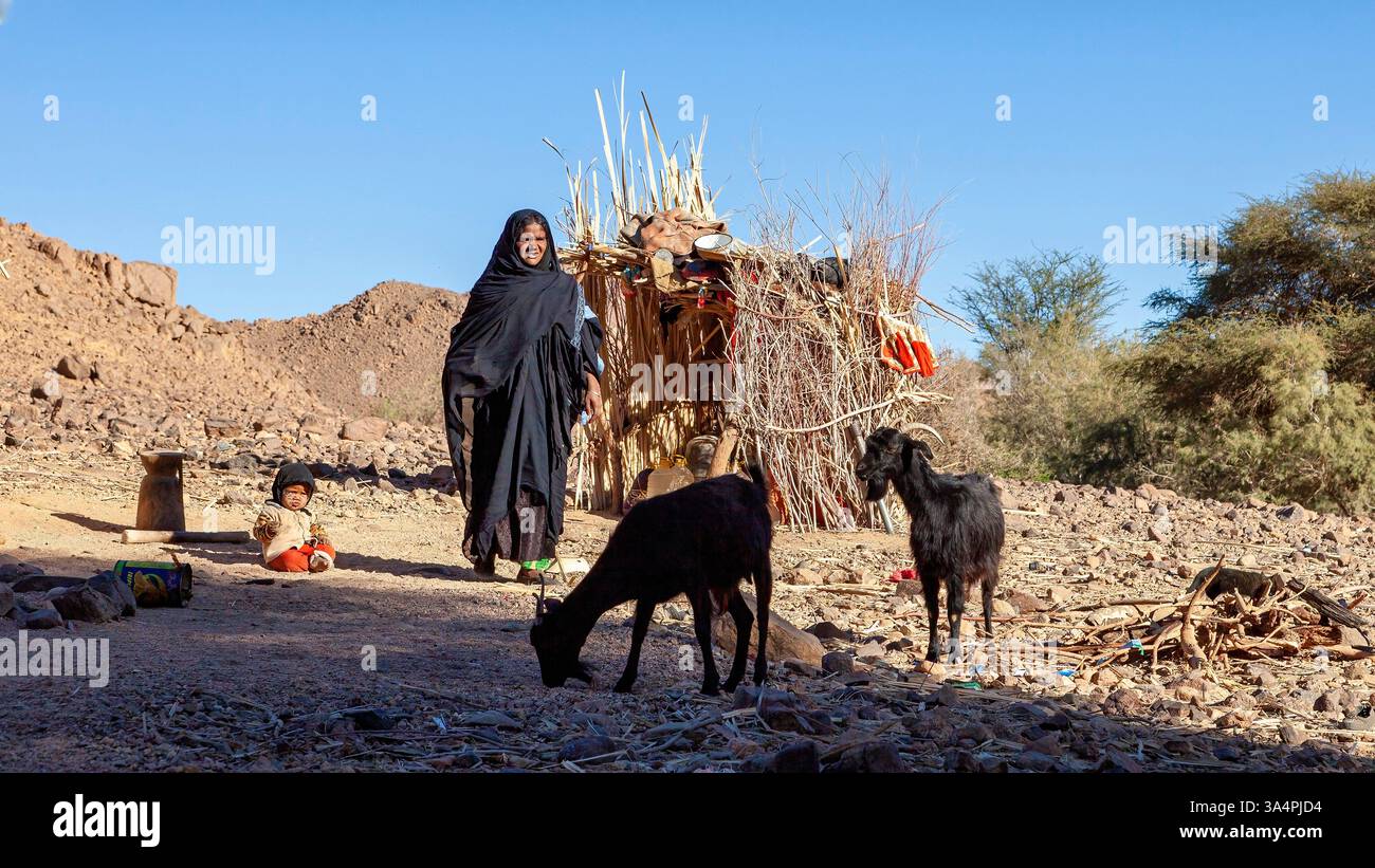 Poverty in the sahara desert Stock Photo - Alamy