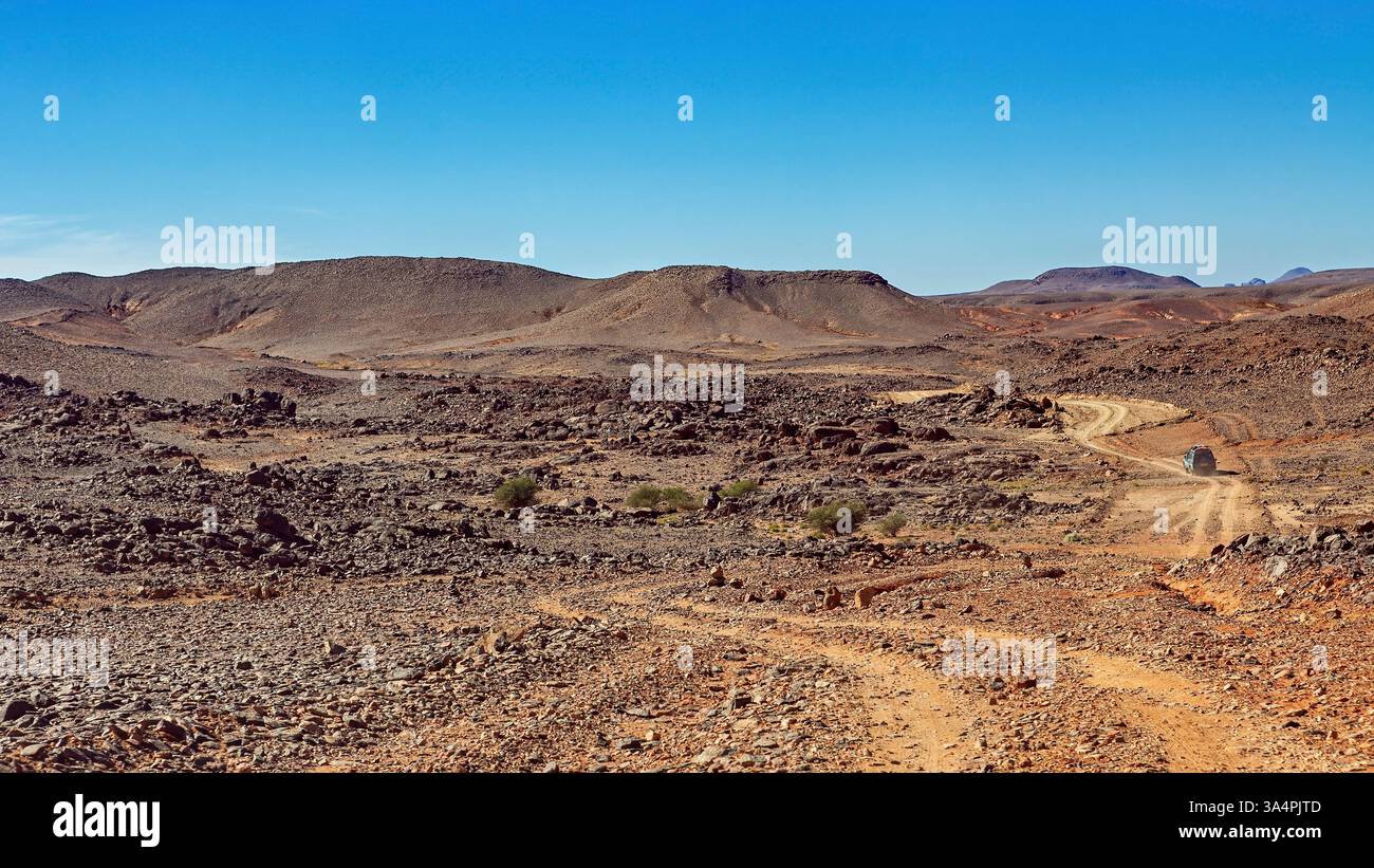 The Landscape and Mountains of the Sahara Desert in Algeria Stock Photo ...