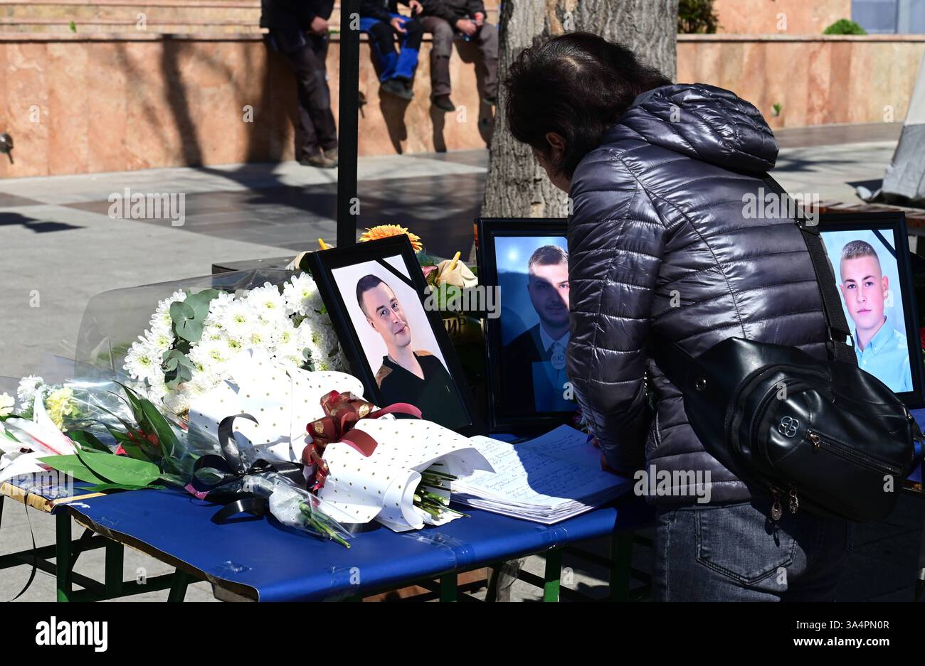 Peopla are paying respect for the victims of Kocani night club fire in ...