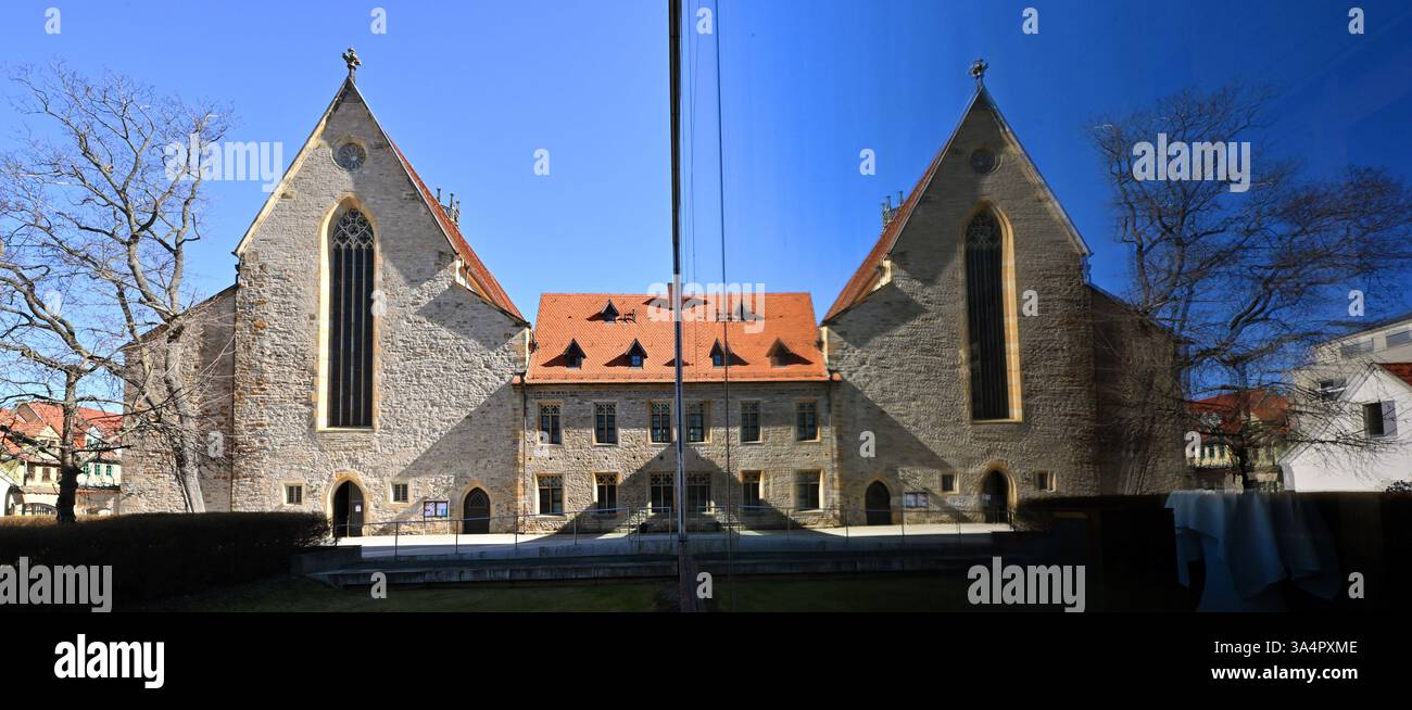 Erfurt, Germany. 19th Mar, 2025. Sunshine and blue skies over Erfurt's ...