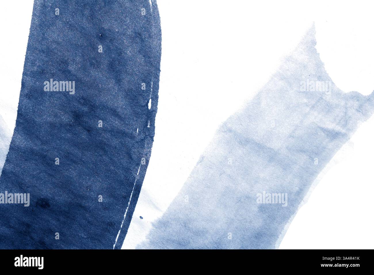 Monochrome Blue Ink Wash Gentle Gradient Background with Splash Drip ...