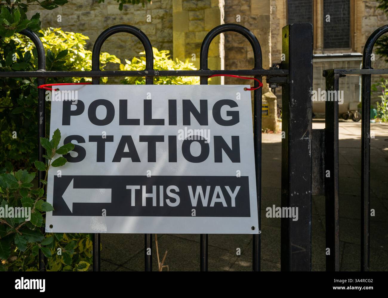 Campaign signage polling station hi-res stock photography and images ...