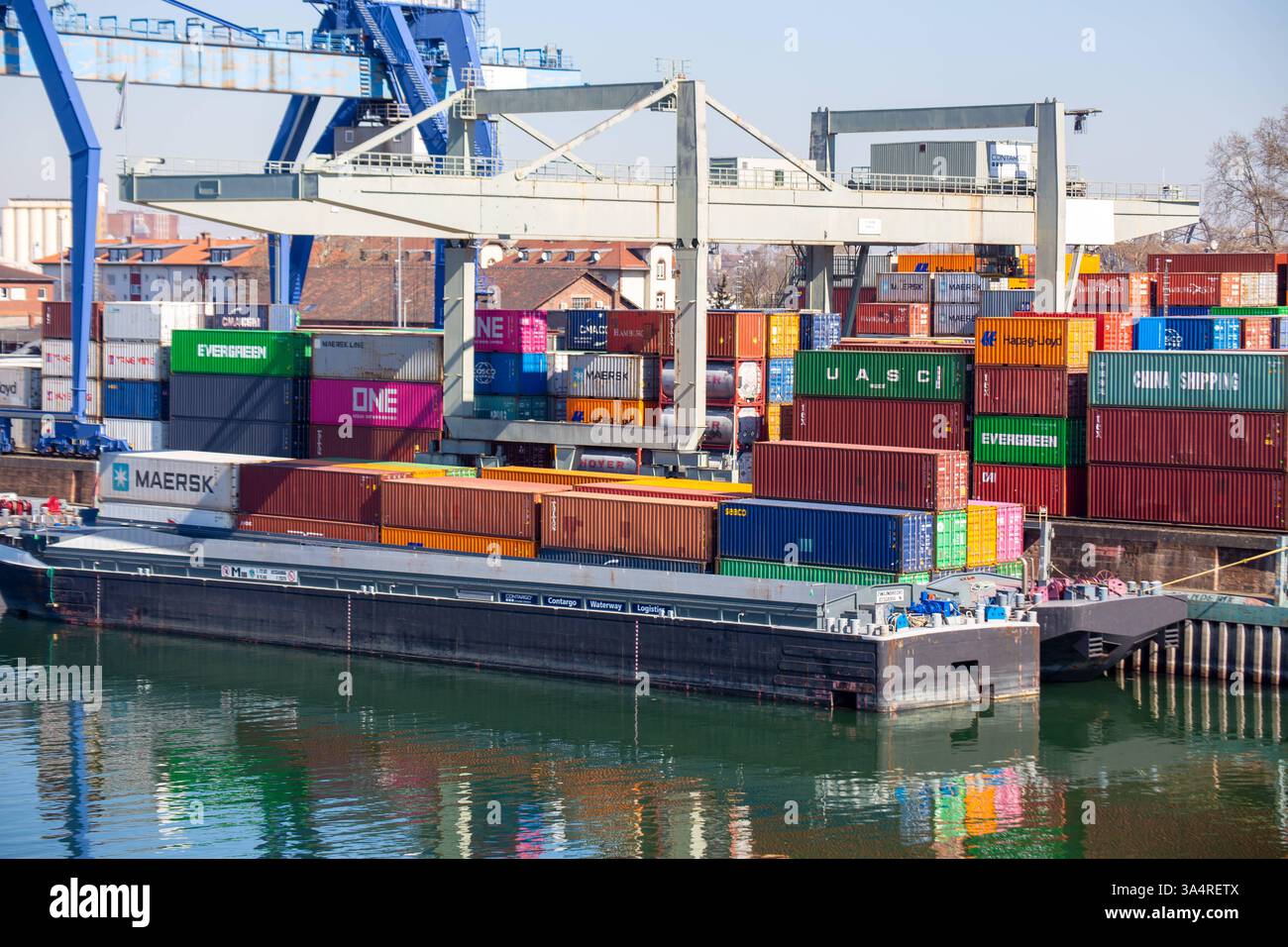 Der Hafen von Mannheim, Baden-Württemberg. Er gilt als einer der ...