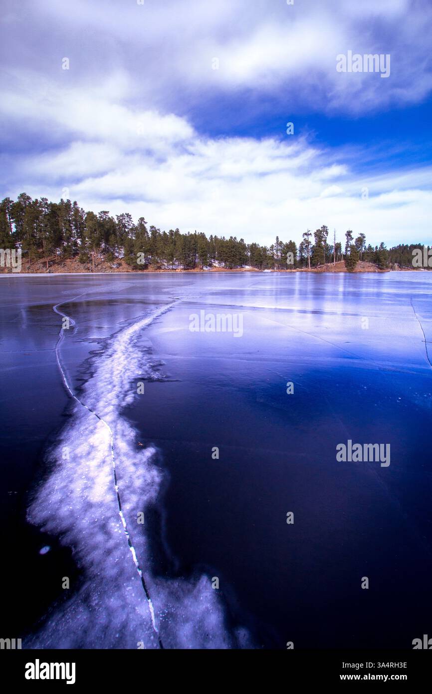Cracked ice lake hi-res stock photography and images - Alamy