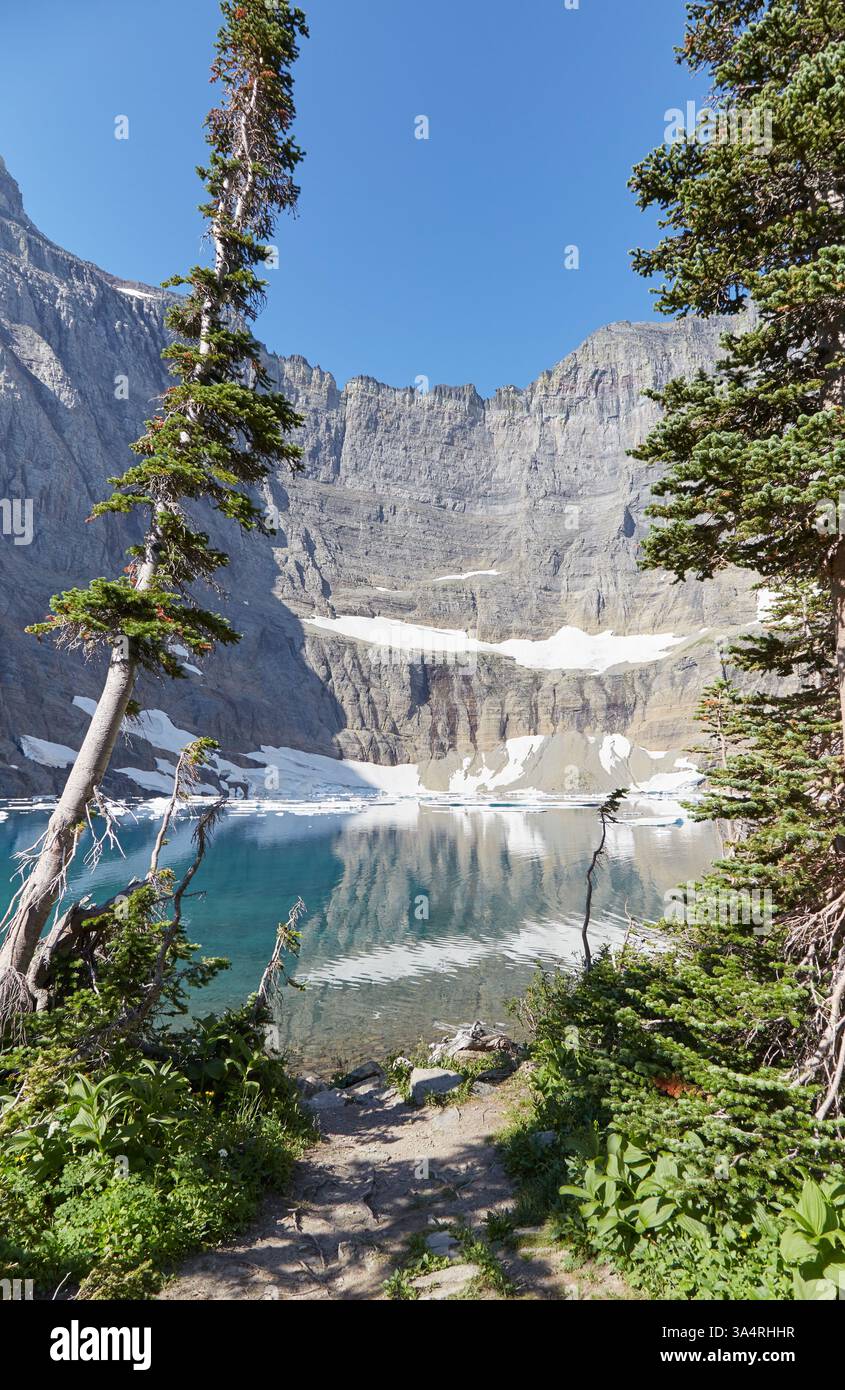 The hike to Iceberg Lake, one of the most popular hikes in Glacier ...