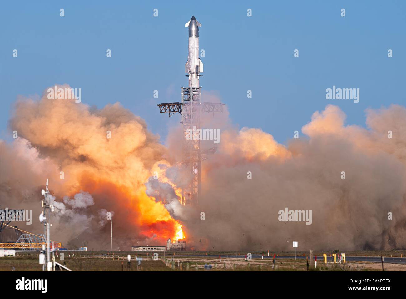 Super p ship hi-res stock photography and images - Alamy