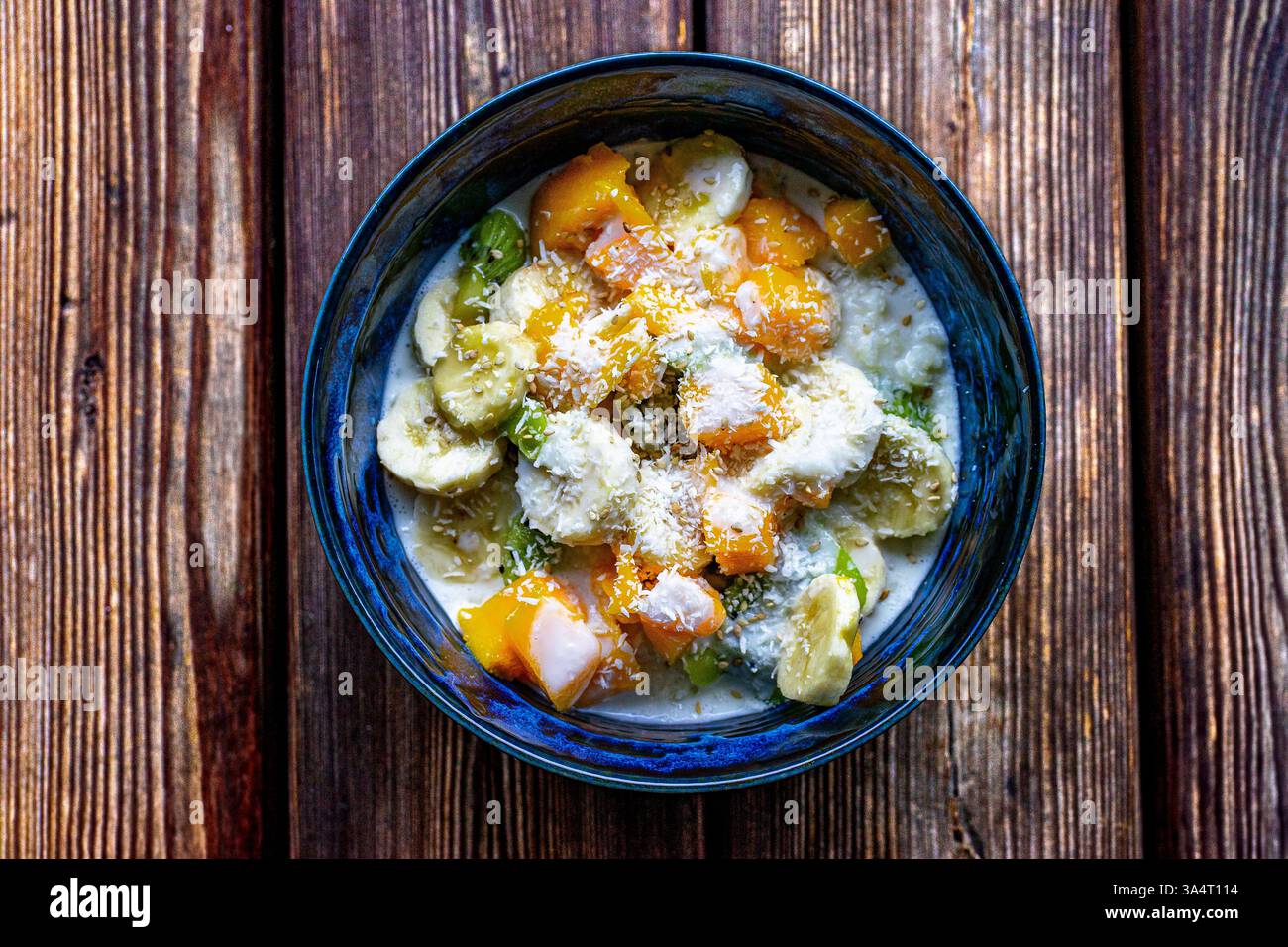 Tropical Rice Pudding with Mango, Kiwi, Banana, Sesame and Coconut ...